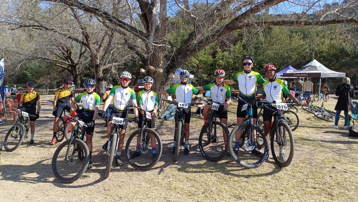 Fietsry / Cycling – Ladybrand High School